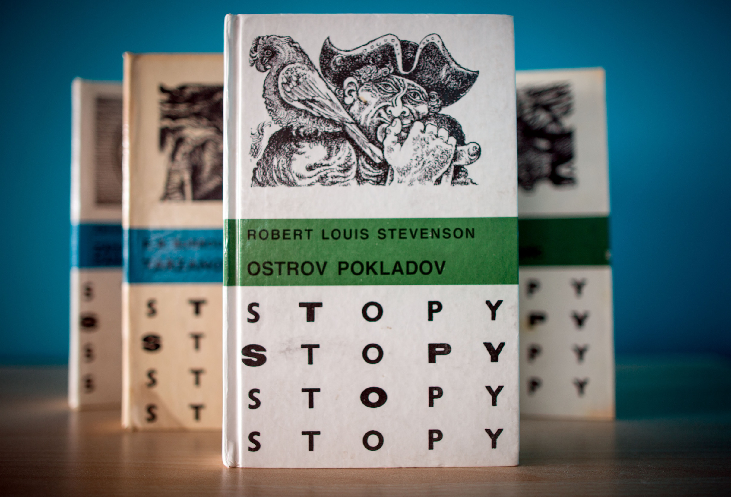 Knižná edícia Stopy sa po 25 rokoch vracia s pôvodným dizajnom — Denník N