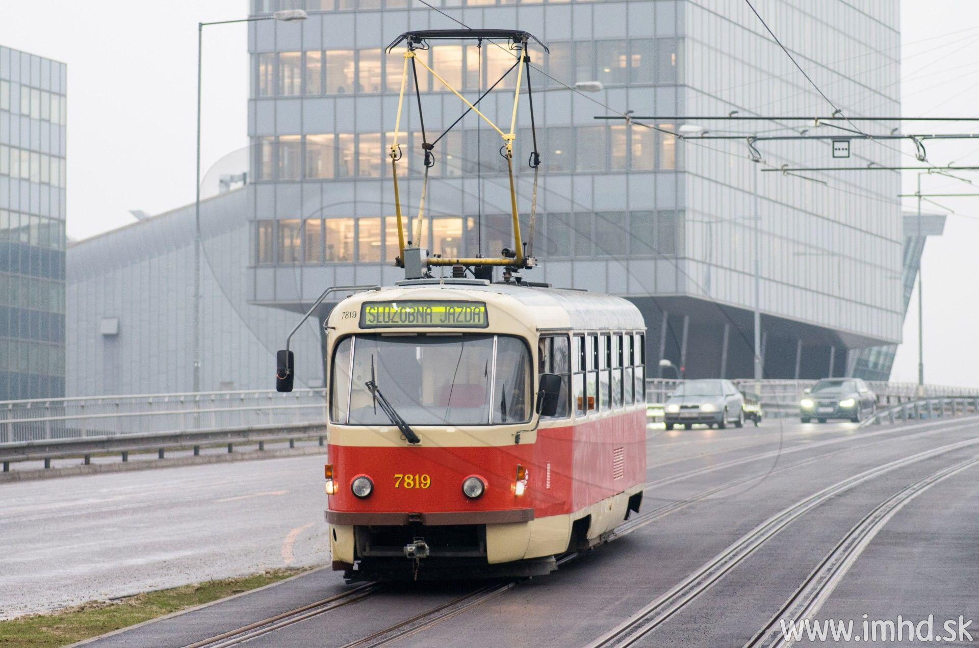 Električka v Bratislave po 81 rokoch testovala široký rozchod, v praxi ...