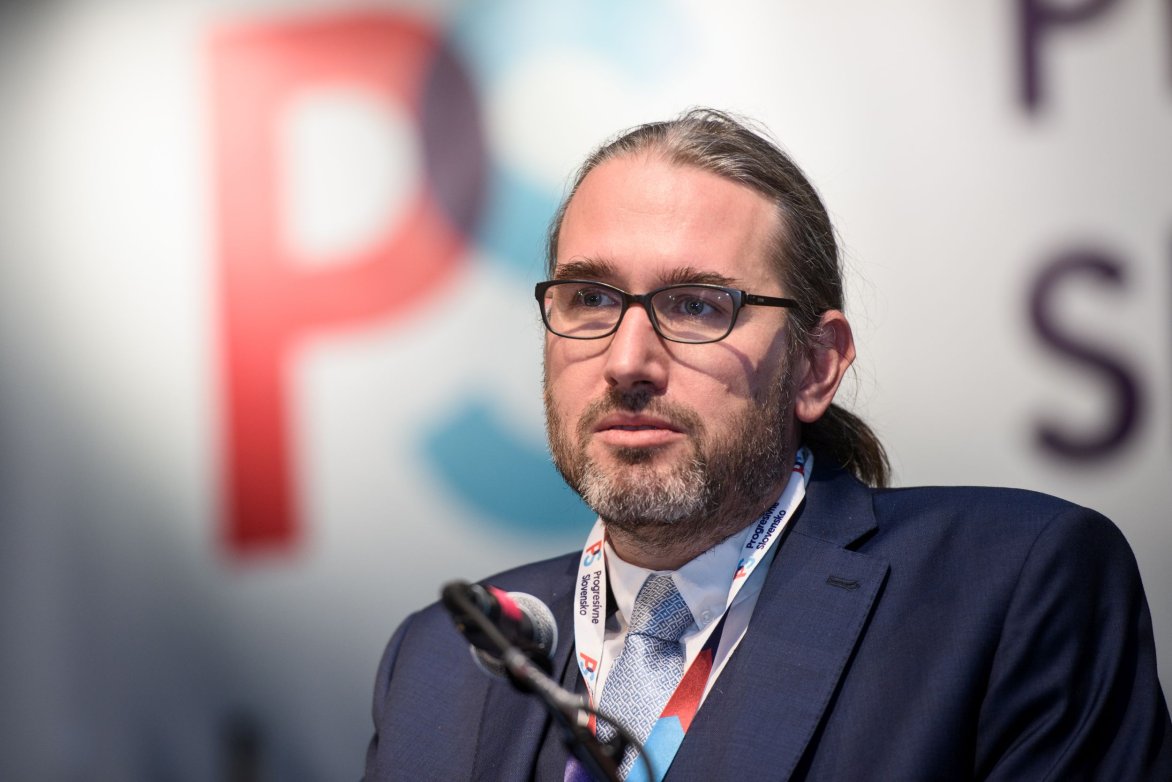 Hojsík z Progresívneho Slovenska: Zatvorme bane na hornej Nitre, plaťme ...