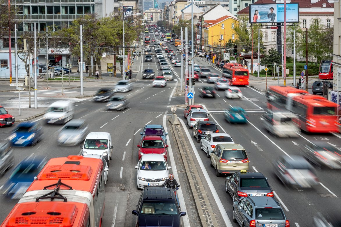 Týždeň v európskej ekonomike: Komisia pracuje na emisných cieľoch na ...