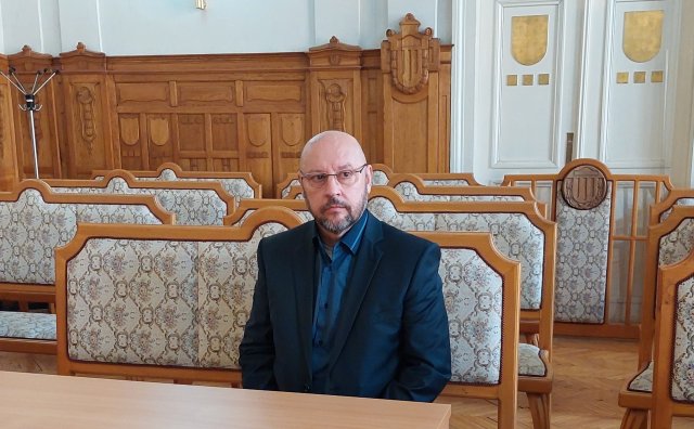 Dnes pokračuje súd s Dušanom Kováčikom, začal vypovedať bývalý šéf ...