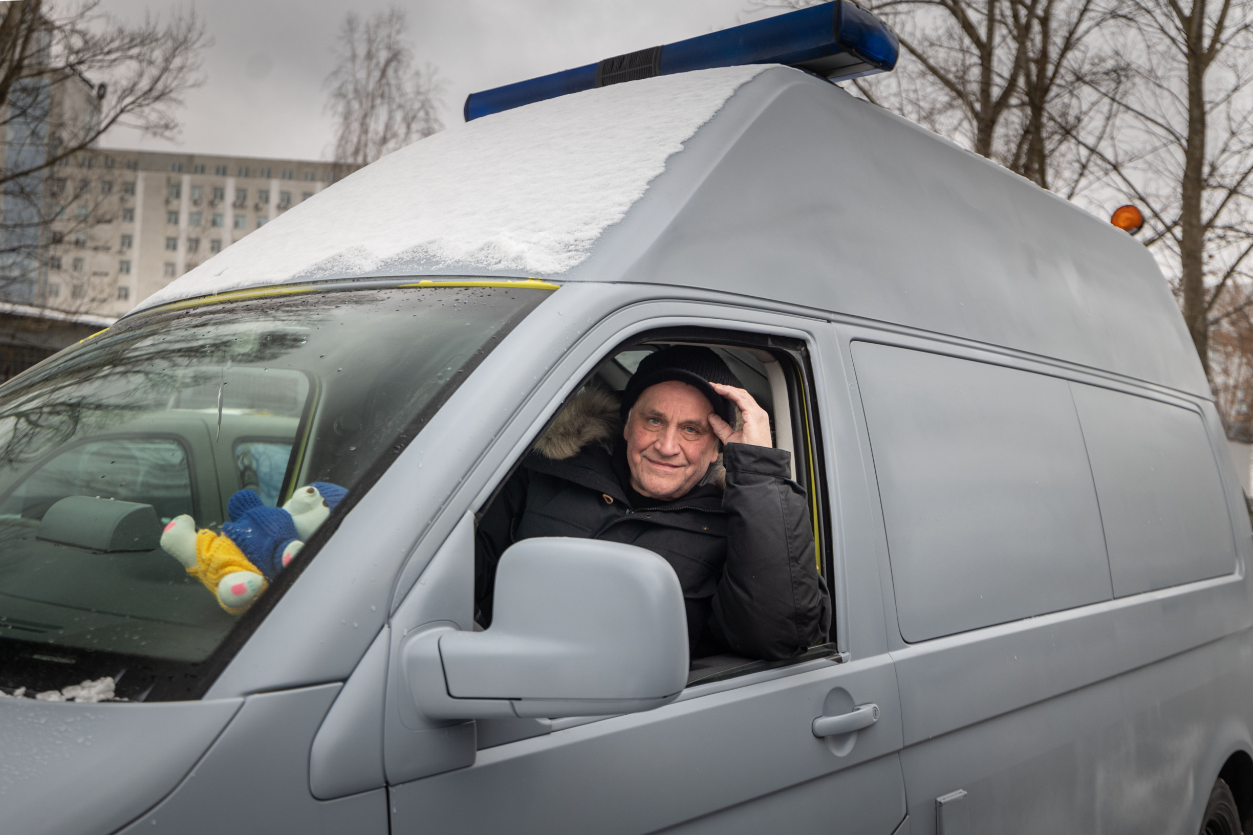 Na Ukrajine sú ďalšie sanitky zo Slovenska, doviezli ich aj Michal ...