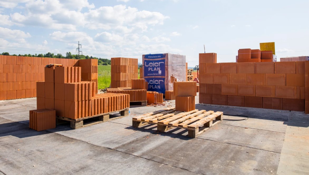 Rakúšania chcú pridávať do slovenských tehiel kaly z čistenia ...