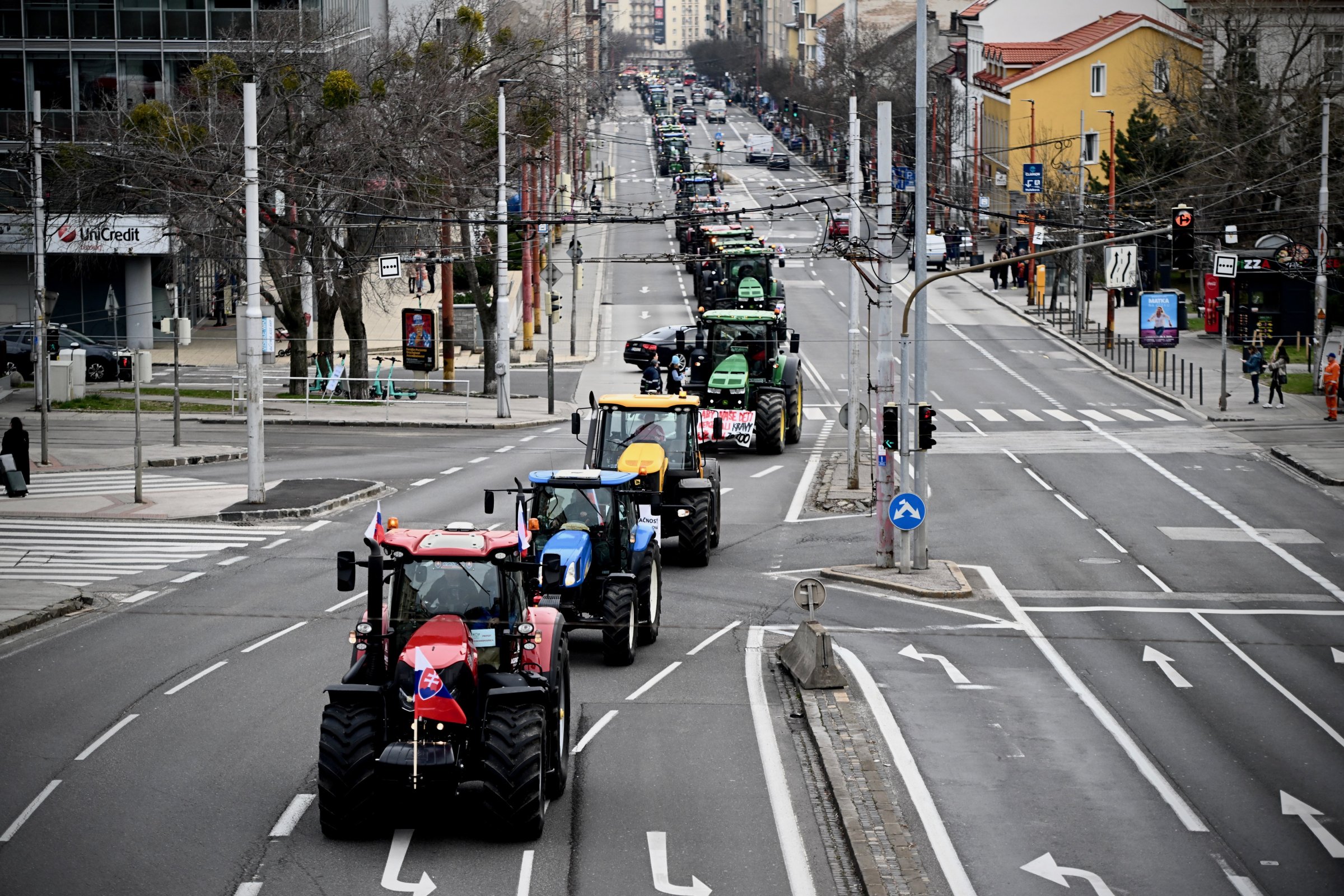 Protesty farmárov sa končia, postupne uvoľnia mestá aj hraničné ...