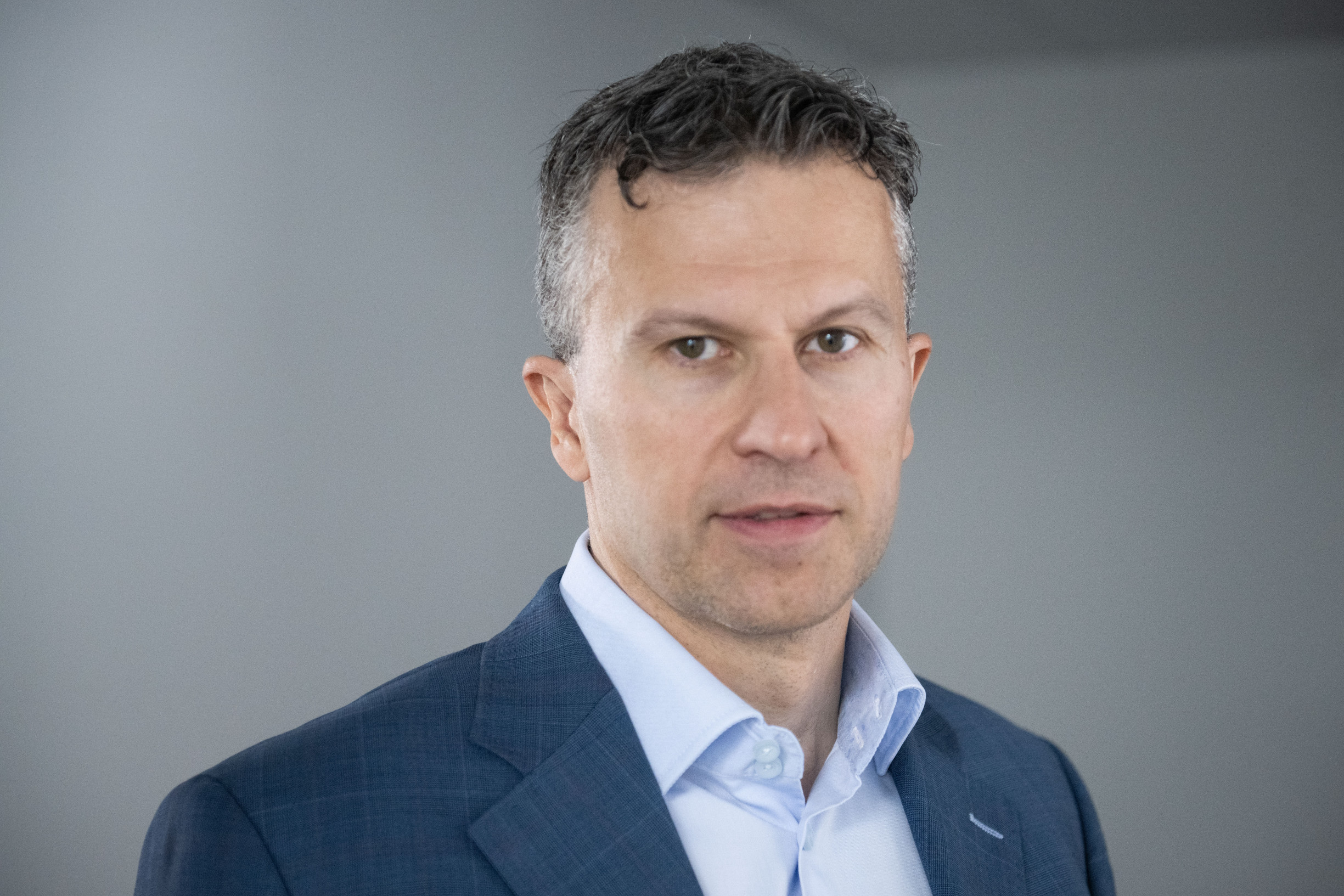 Najviac sa teraz oplatí kupovať akcie letísk, cestoviek aj tradičných ...