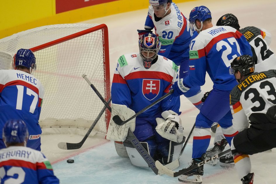 Slovenskí hokejisti remizujú 0:0 s Nemcami po I. tretine zápasu na MS v ...