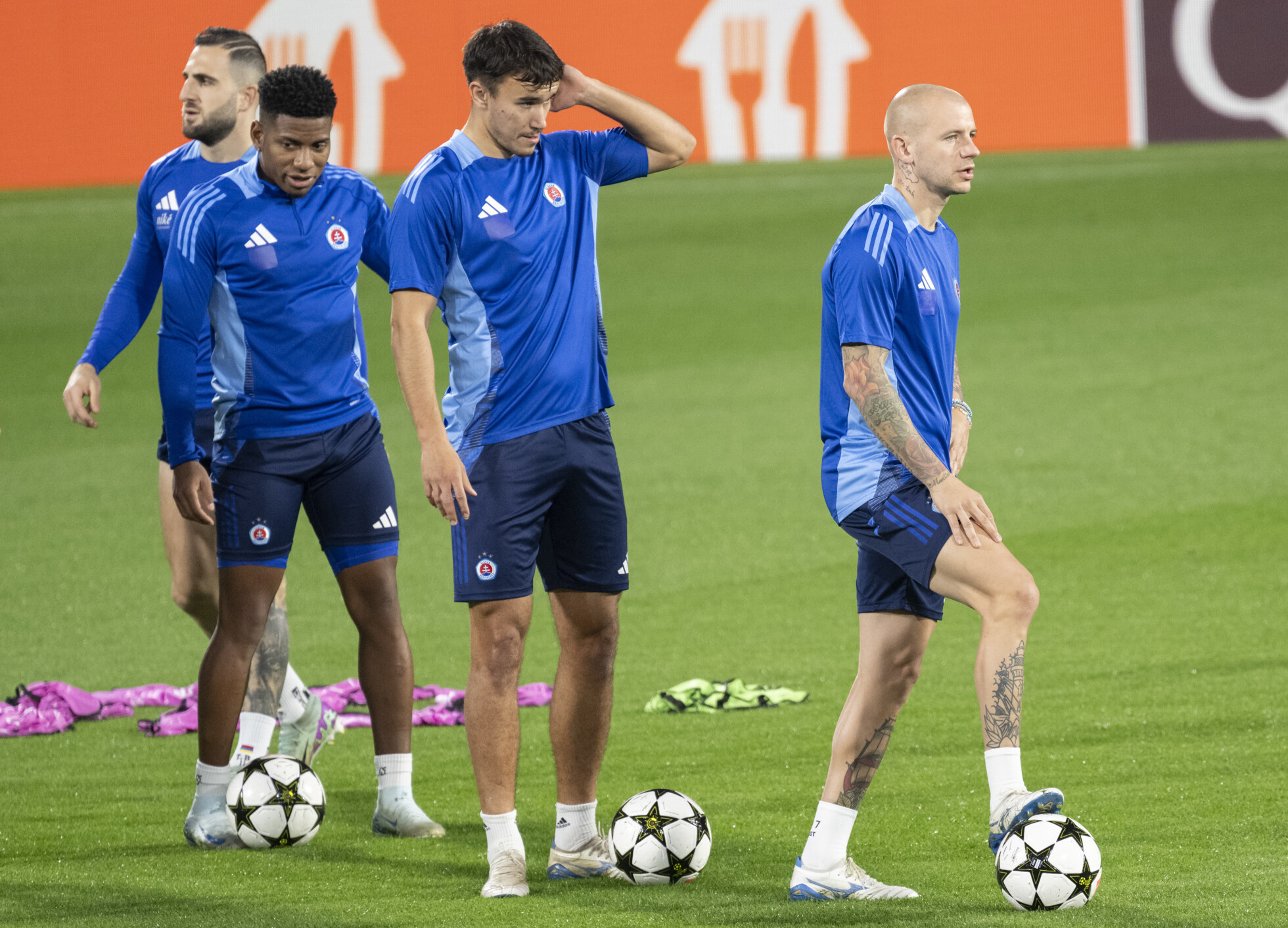 Slovan sa proti Girone sám dostal do podradnej pozície. Tréner Weiss ...