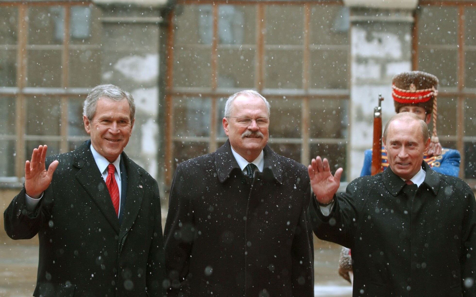 Dojatý Bush a nervózne čakanie na Kremeľ. Ako sa chystal samit, ktorý ...