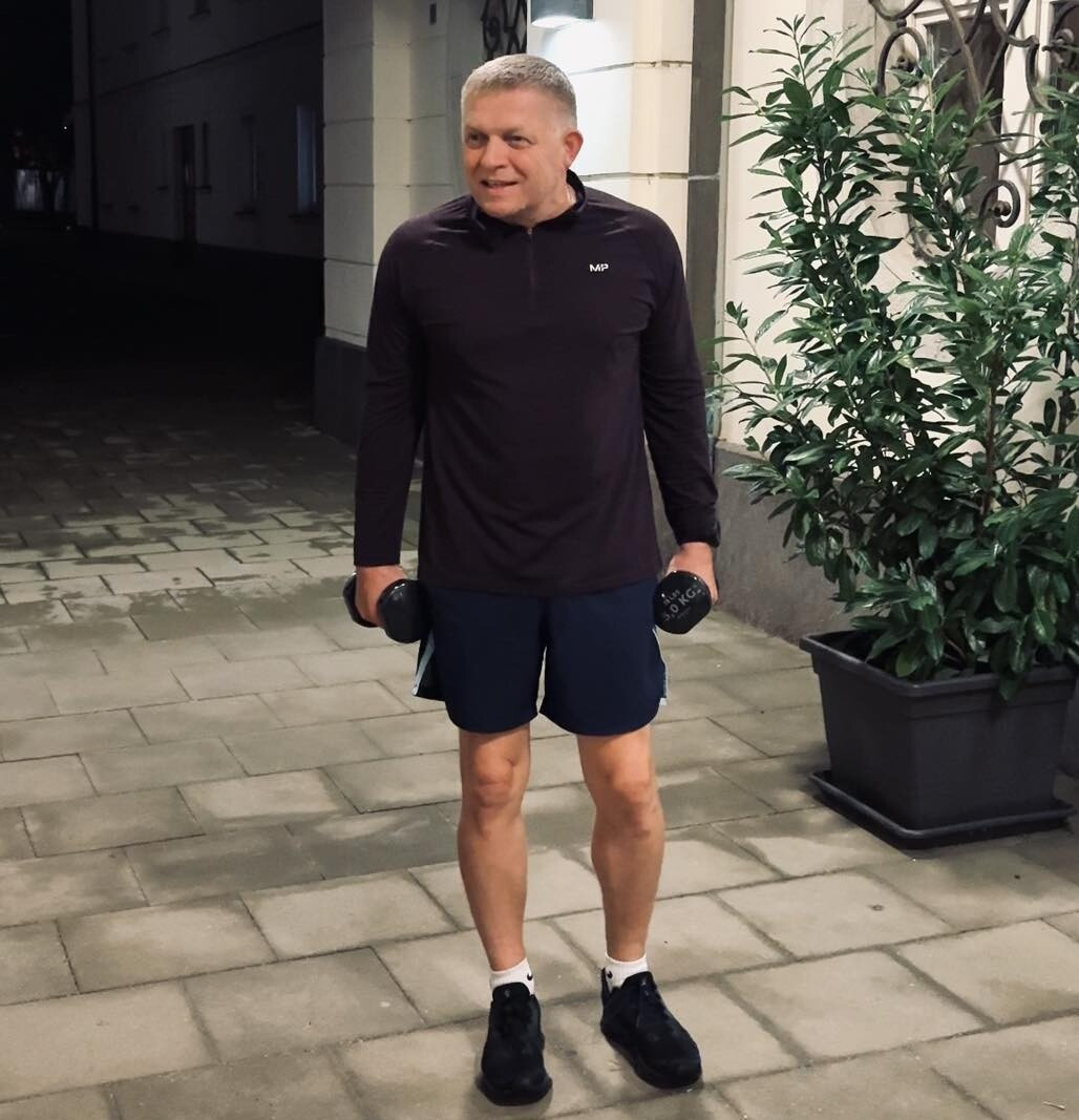 Robert Fico v čase schvaľovania konsolidačného balíka v parlamente ...