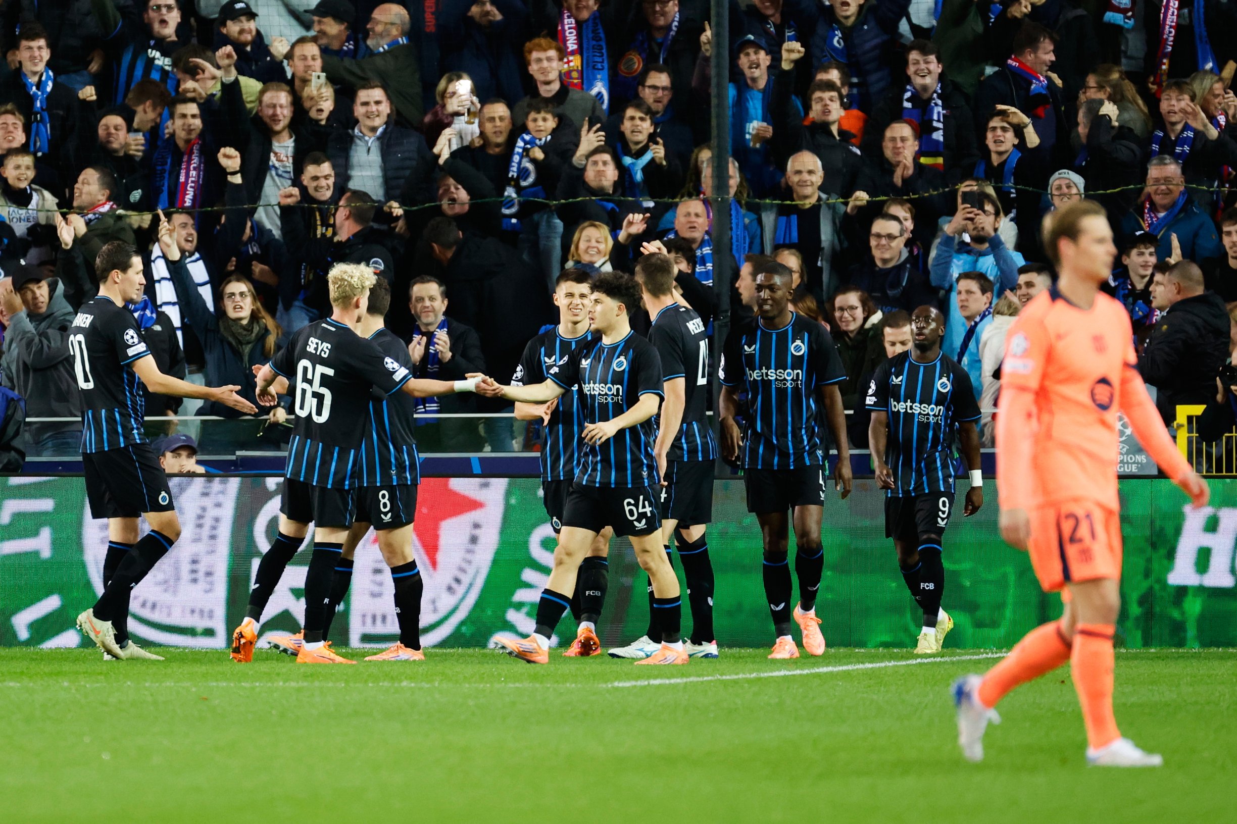 Futbalisti Barcelony v Lige majstrov remizovali na ihrisku FC Bruggy 3:3