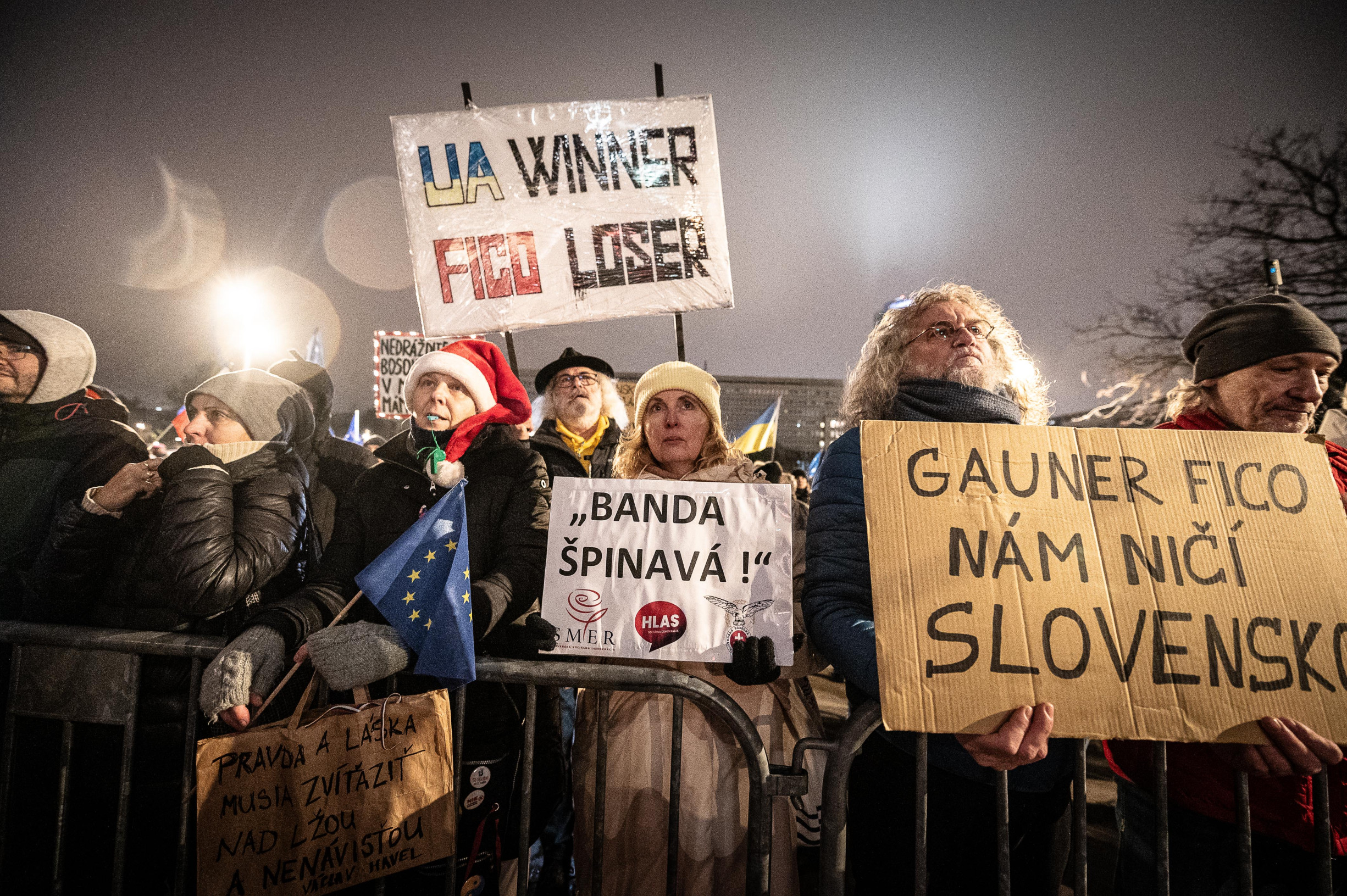 Marek Mach z Mladí proti fašizmu na bratislavskom proteste hovorí, že ...