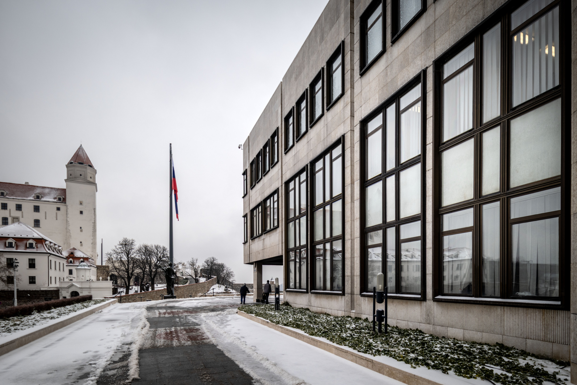 V parlamente vymenia všetky okná. Postará sa o to firma, ktorá ...