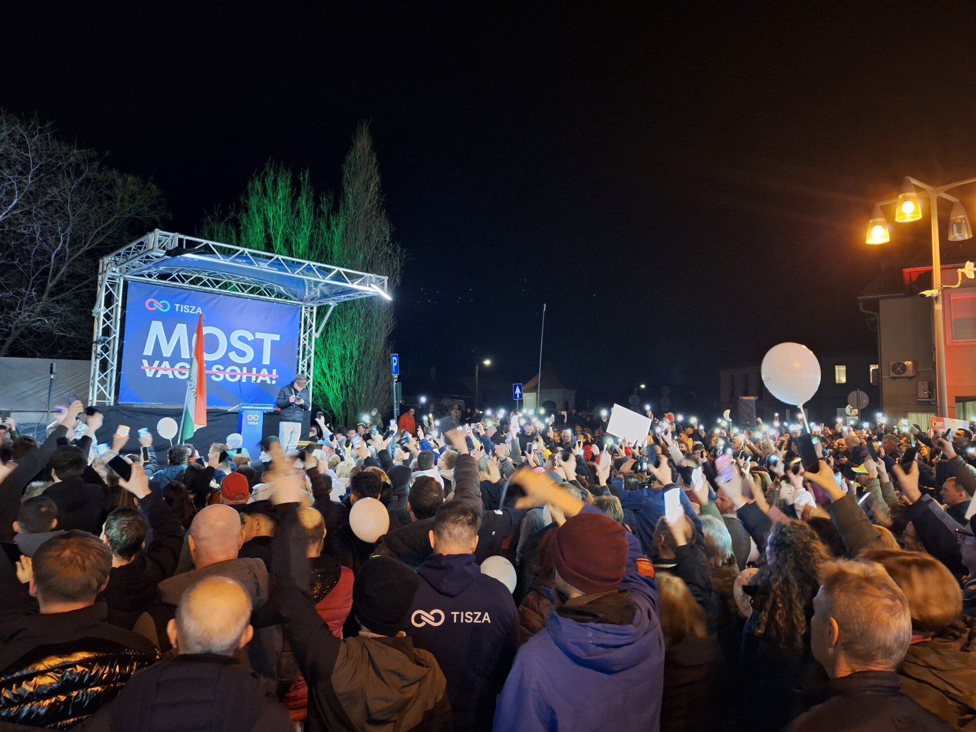 Magyar Péter Mosonmagyaróváron: A bátor nők fogják a korrupt ...